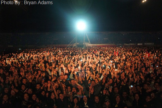 Bryan Adams Concert In Kathmandu Nepal @BryanAdams #Nepal #Pictures #Video